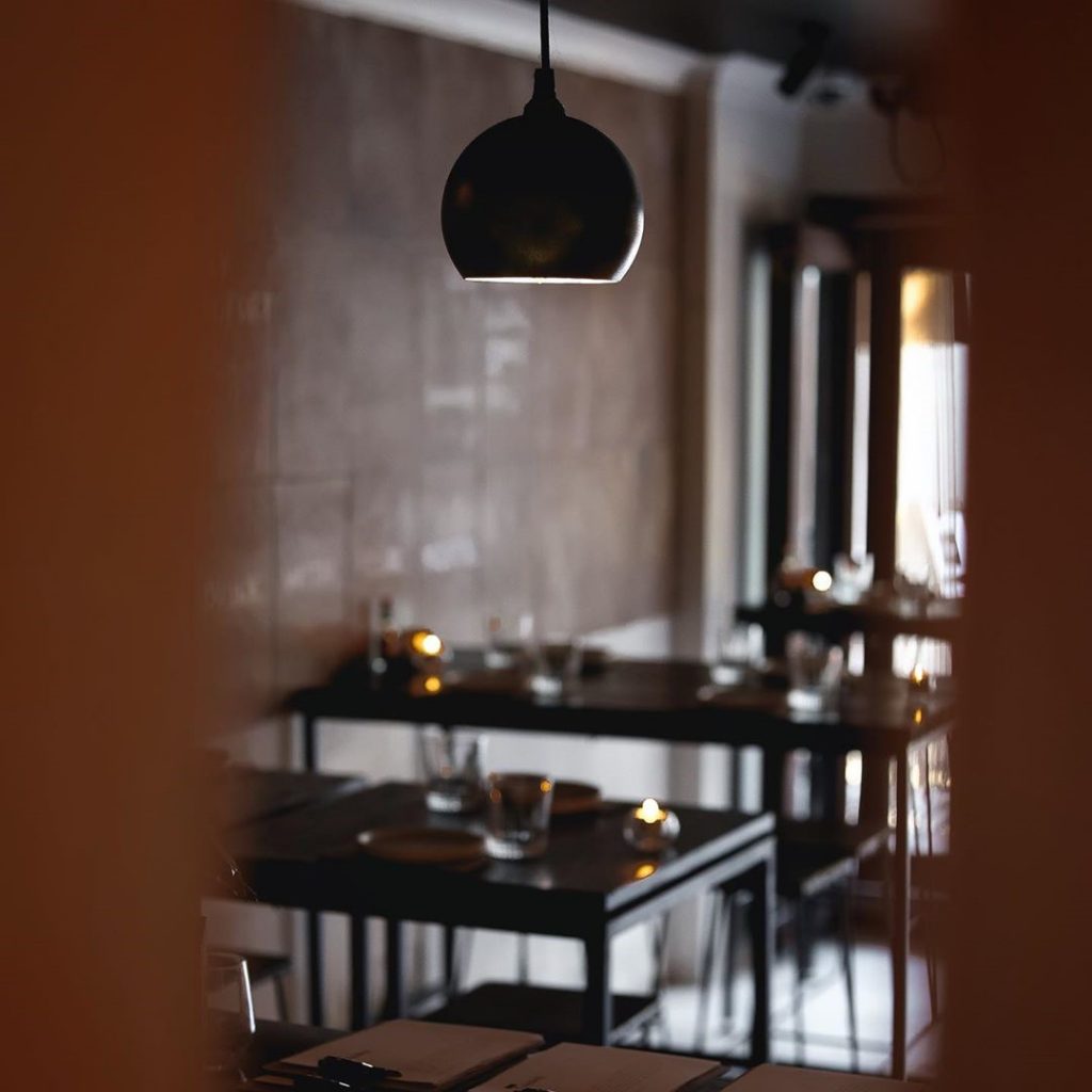 Guide to the Best Bars and Date Night Drinking Spots in Byron Bay - The ...